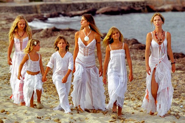 Ibiza Showtime: Vestir con la ropa al estilo Ibicenco