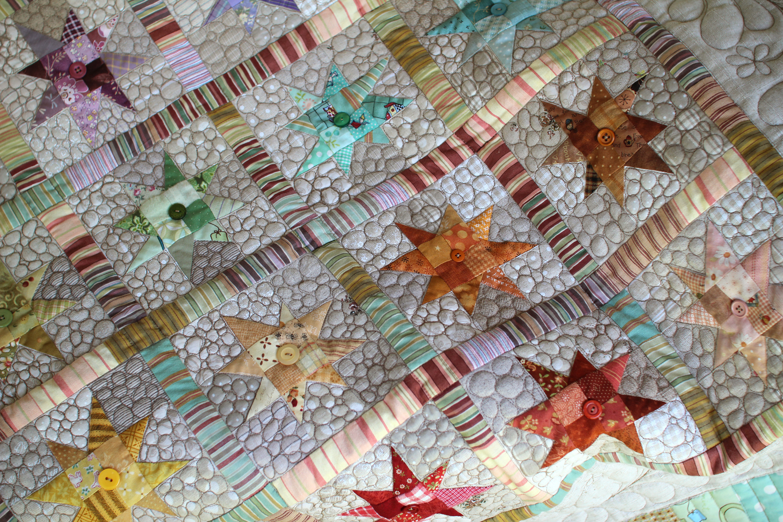 PatchworkPottery: Rainbow Star Quilt