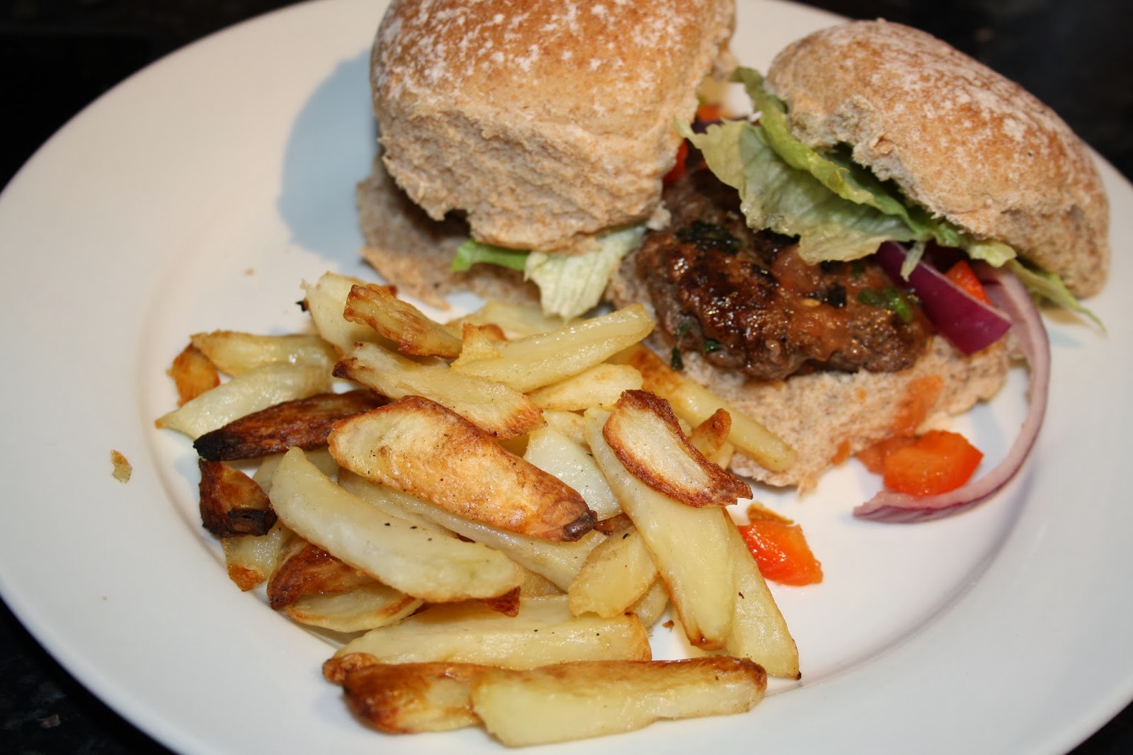 Stuff Alice Cooks: Slimming World Burger and chips recipe