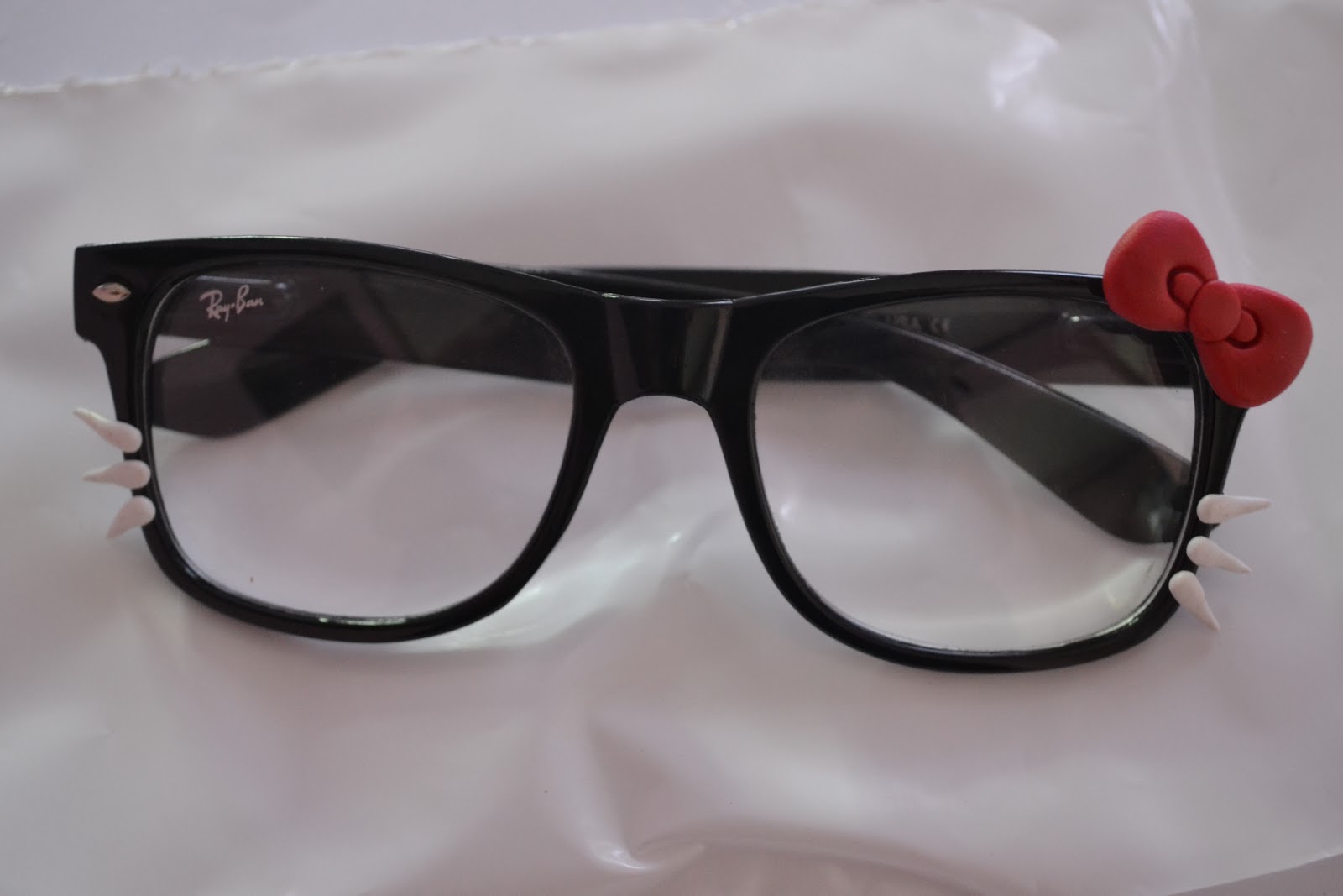 Ciel TamRay Blogs: My Hello Kitty Inspired Glasses