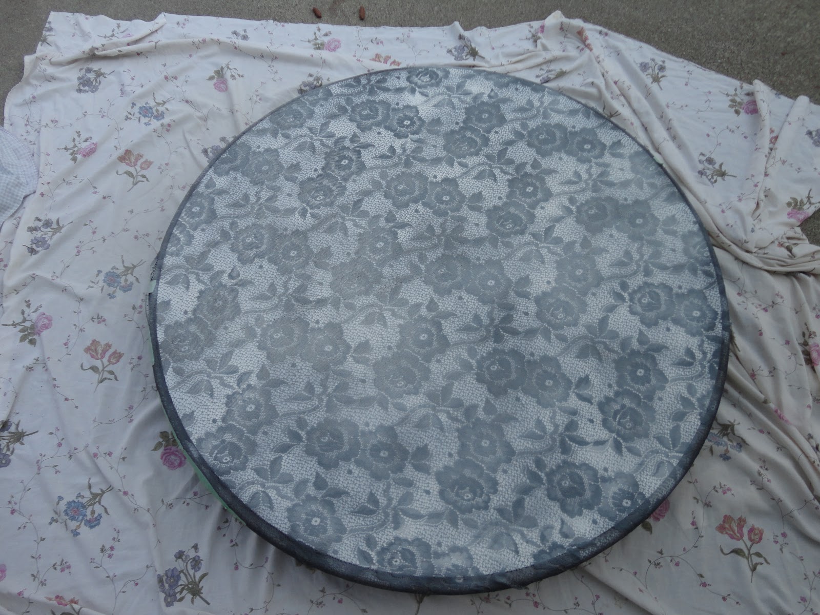 owl love you.: DIY: Lace Tabletop