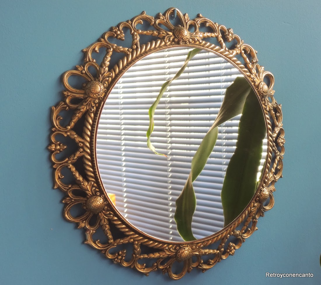 Rastro con encanto: Espejo de bronce redondo