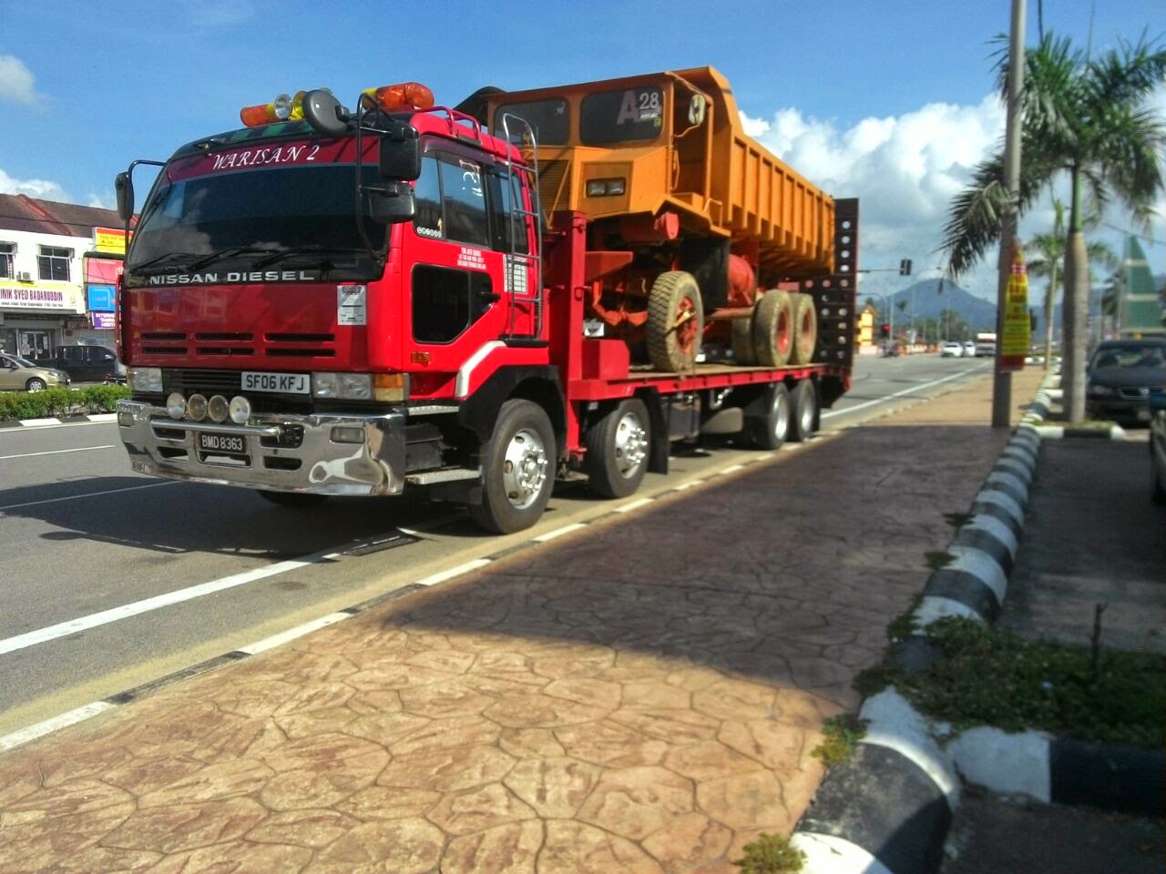 Lori Kren Service: Self loader / rigid loader Kerteh Terengganu