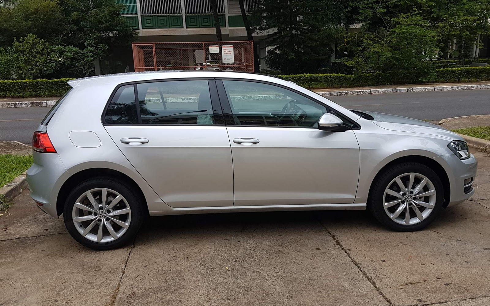 VW Golf 1.6 MSI Automático Flex tem desconto de R$ 12 mil