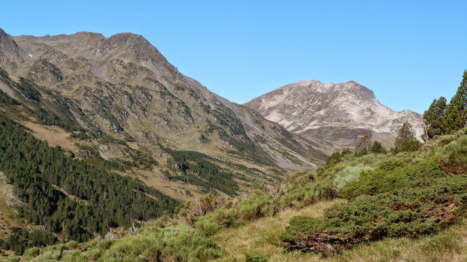 Pyrénées frontière sauvage: Randonnée Pic Péric (2810m) par l'arête Sud ...
