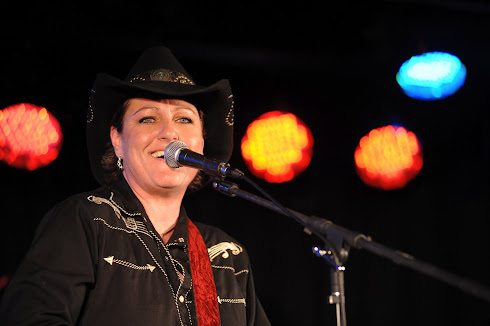 Netty Mac Train & Music News: THE BEE GEES - MUZIK NEWZ Ago2daY