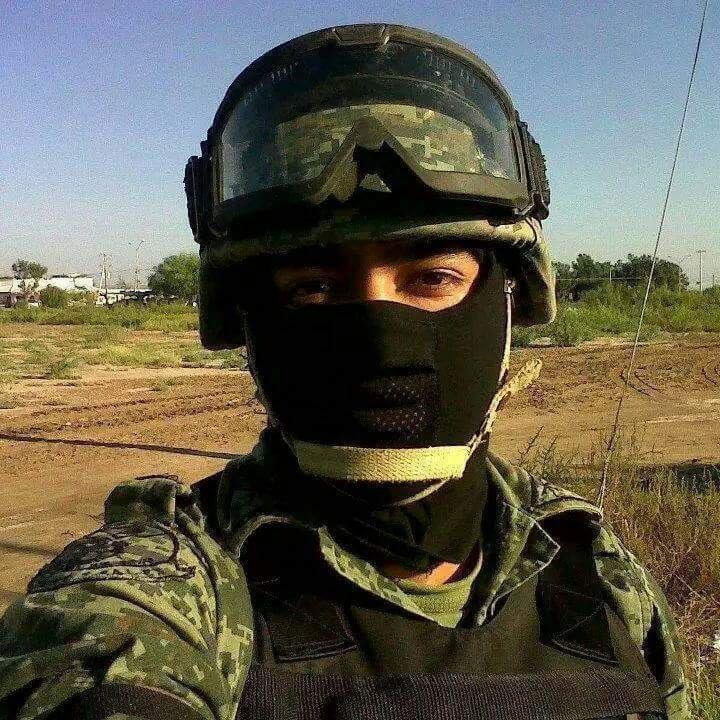 Chacales Mexico: wachos uniformados