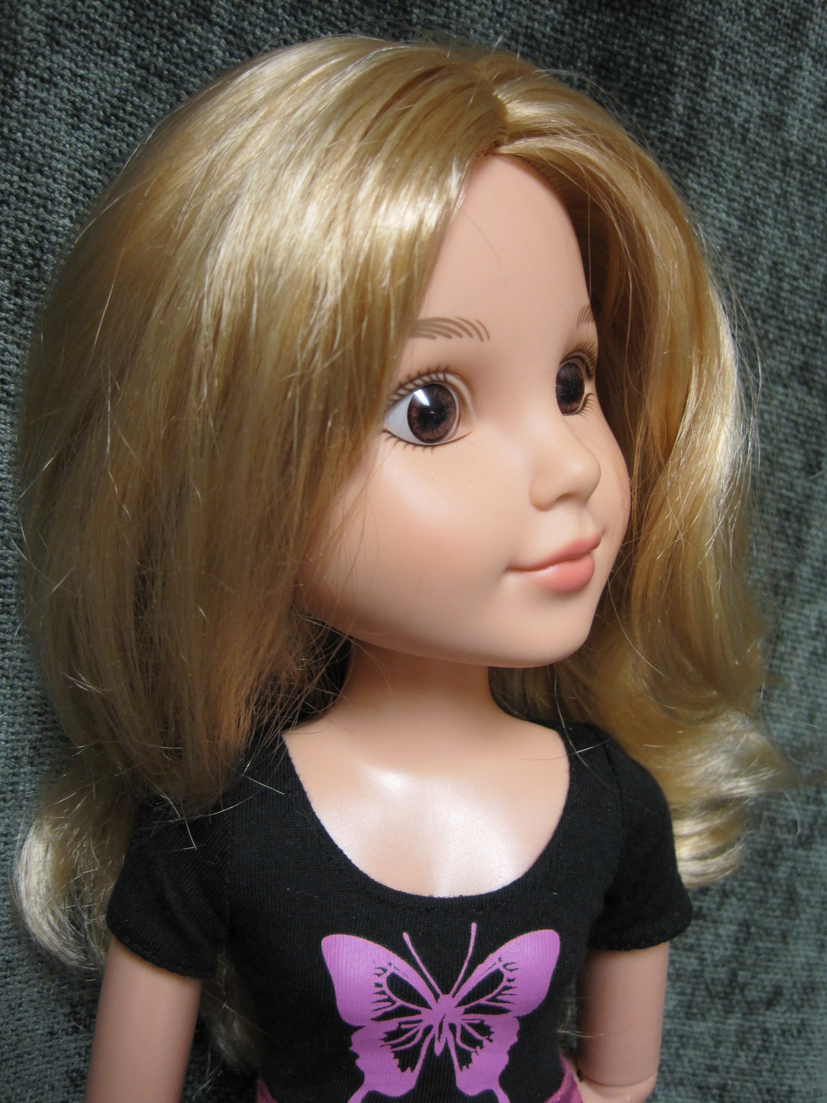 Never Grow Up: A Mom's Guide to Dolls and More: BFC Ink Doll Review ...