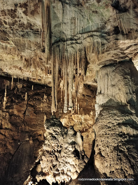 Morawski Kras- Jaskinia Punkevni i Przepaść Macocha | RODZINNIE DOOKOŁA ...