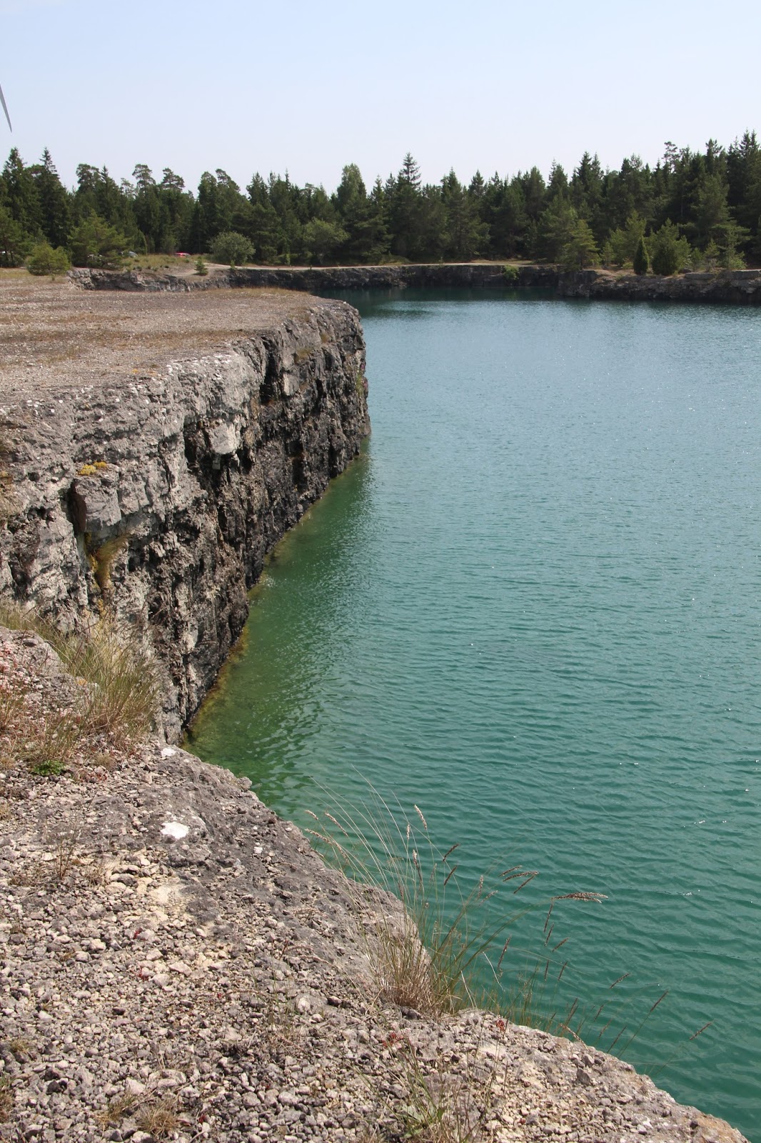 Bellas väg tillbaka: Bad i gamla kalkbrott på Gotland...