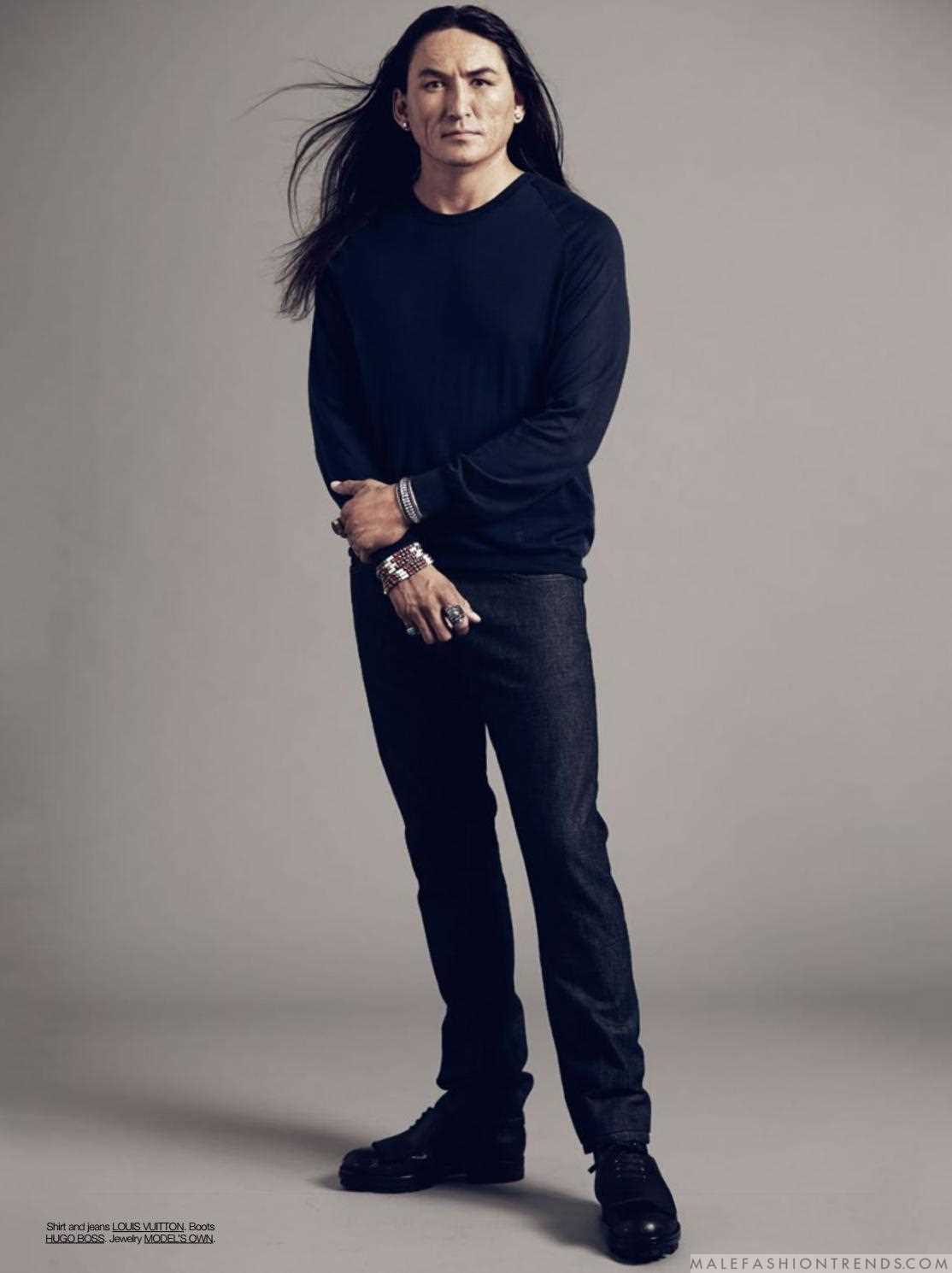 El actor nativo-canadiense Eugene Brave Rock para Dress To Kill Magazine