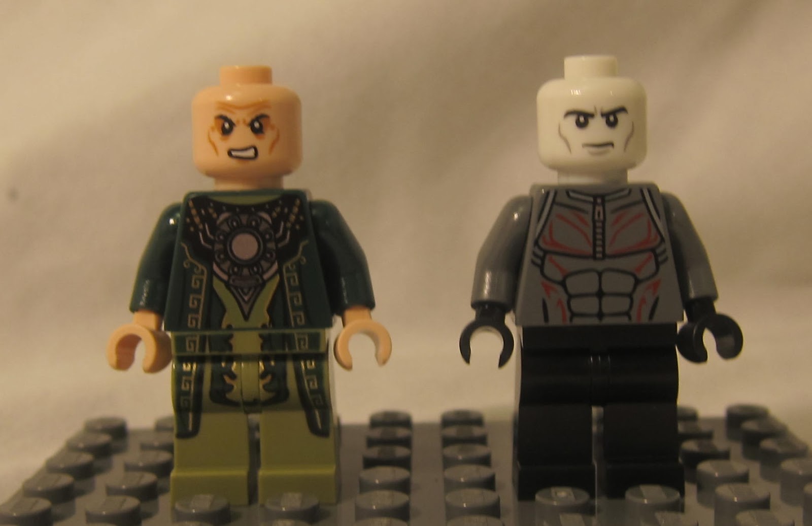 Buried in Bricks: Iron Man 3 Malibu Mansion Attack - 76007 LEGO Review