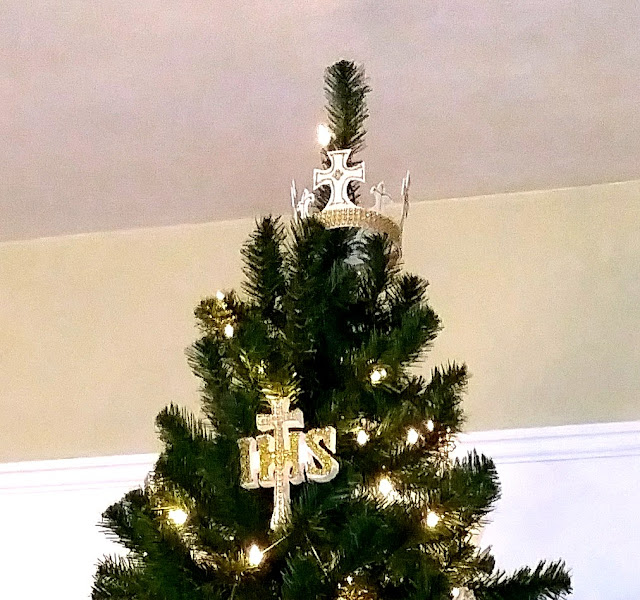 Maple Grove: The Chrismon™ Tree