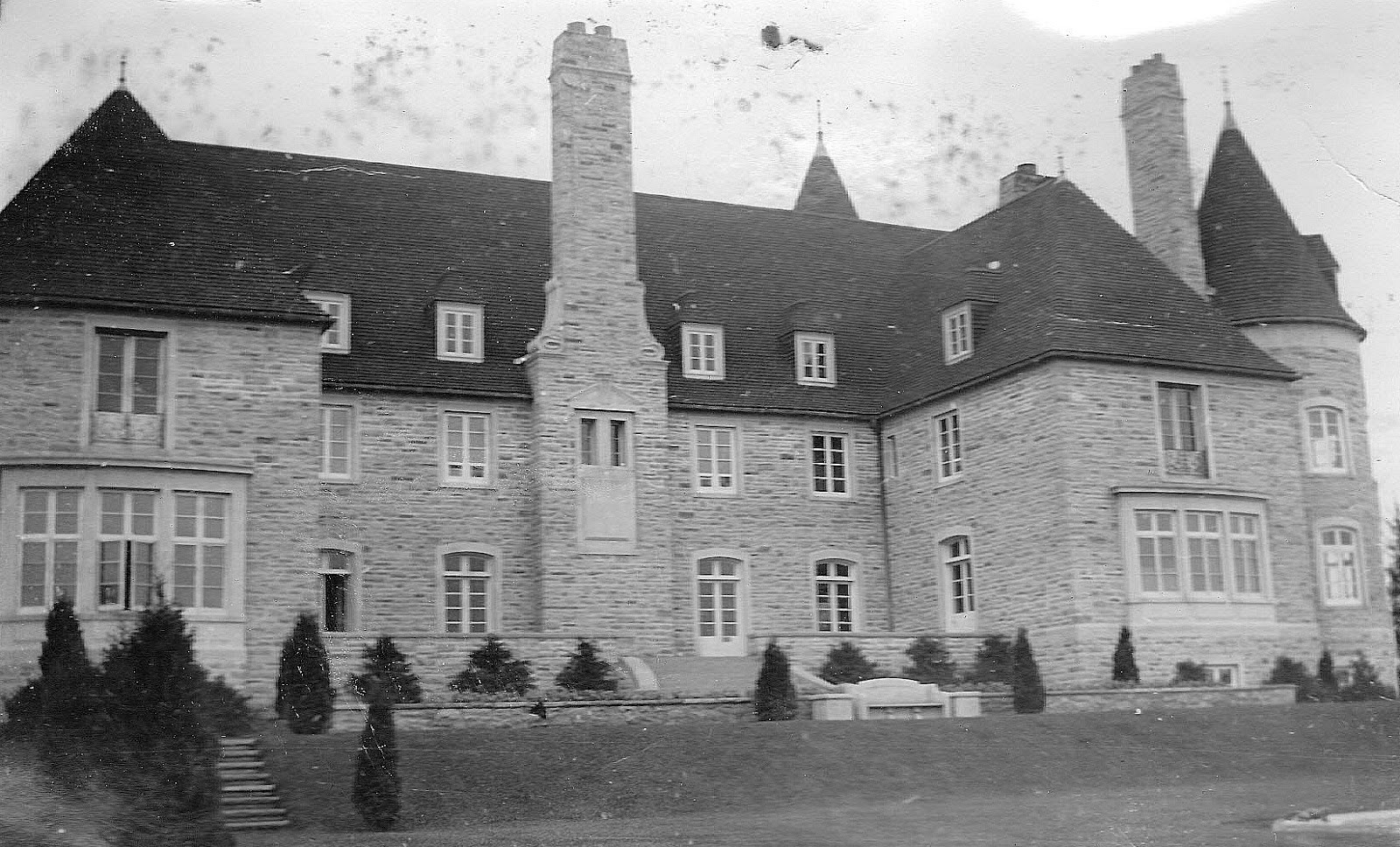 Camera on King & Aurora : Eaton Hall ~ then and now