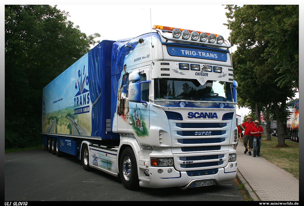 Transporturi: CAMIOANE FRUMOS PICTATE SI TUNATE CELE MAI TARI DIN LUME