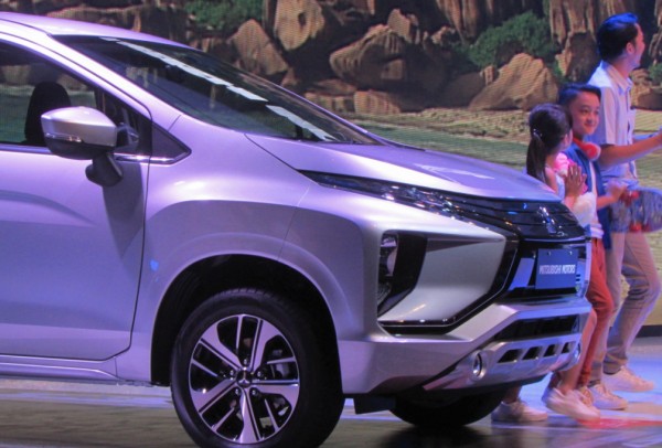 Mitsubishi Expander Berpenggerak Roda Depan - Berita Otomotif