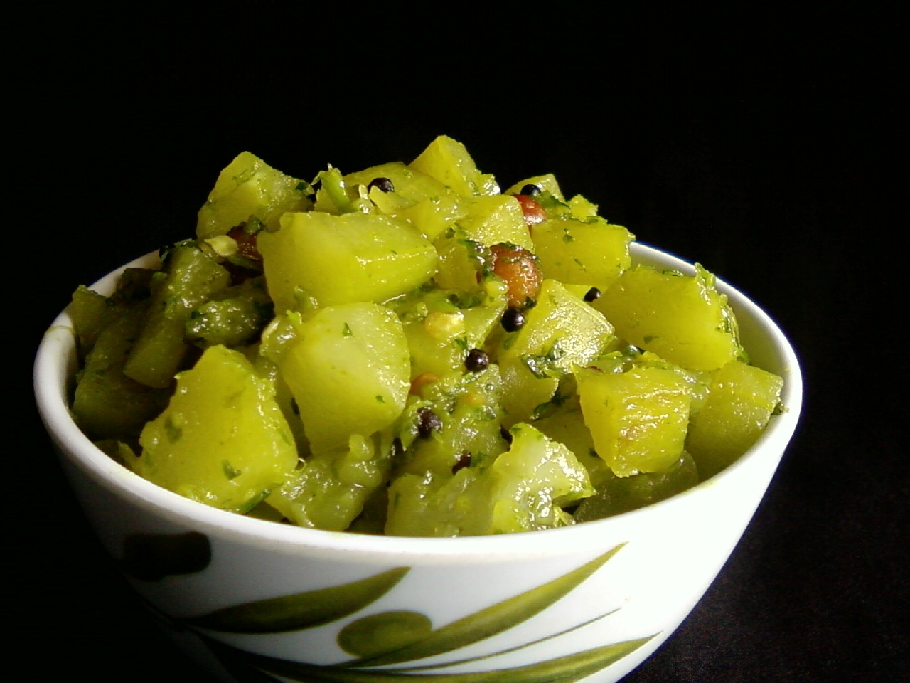 Blend with Spices: Sorakaya Kothimeera Kaaram ~ Bottle Gourd with ...