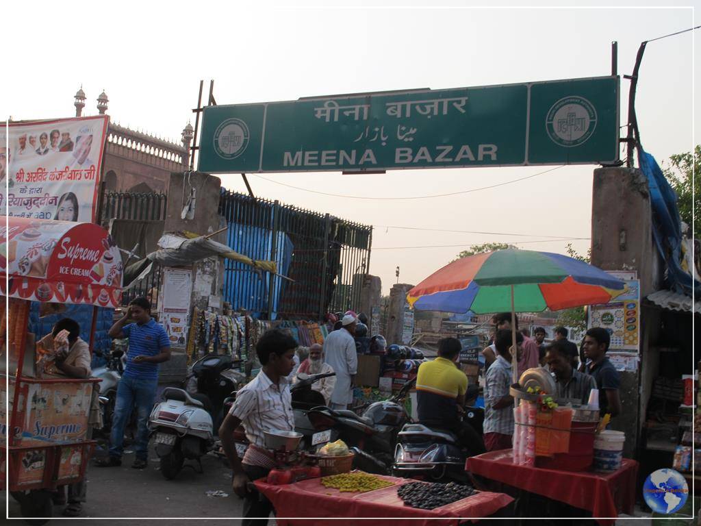Conheça um pouco do Meena Bazar, um mercado que fica na parte antiga de ...