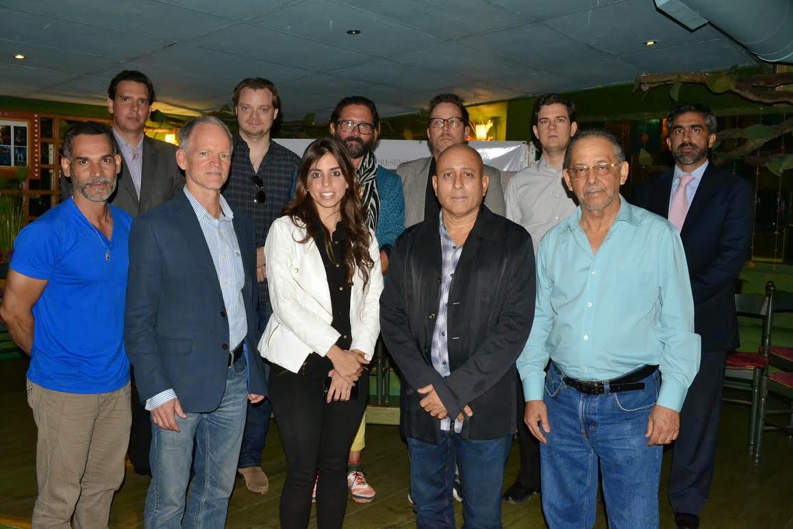 Carey Films presenta “El Oro y El Polvo” ~ Cacariando