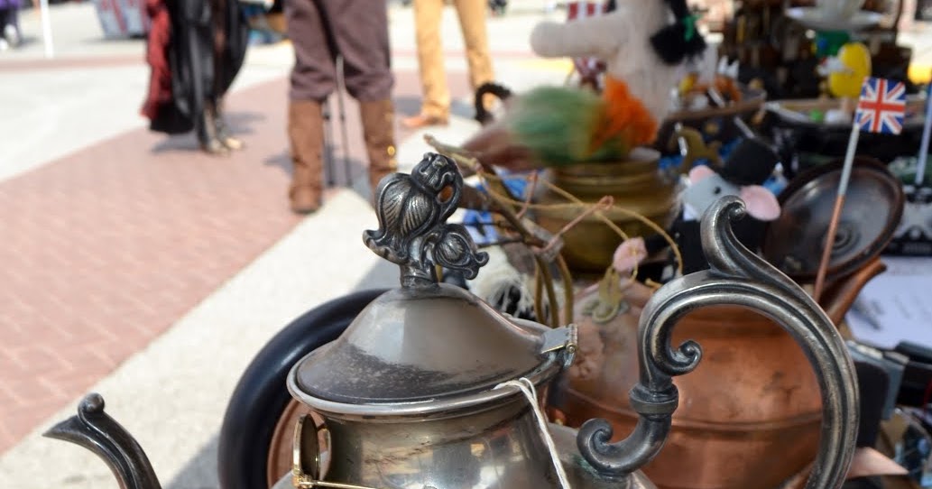 Over the Crescent Moon: Featured Splendid Teapot Racer: Earl Grey 2nd