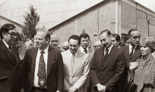 Mirando hacia adentro: LA HISTORIA DE CLARÍN: AL BORDE DEL REALISMO ...