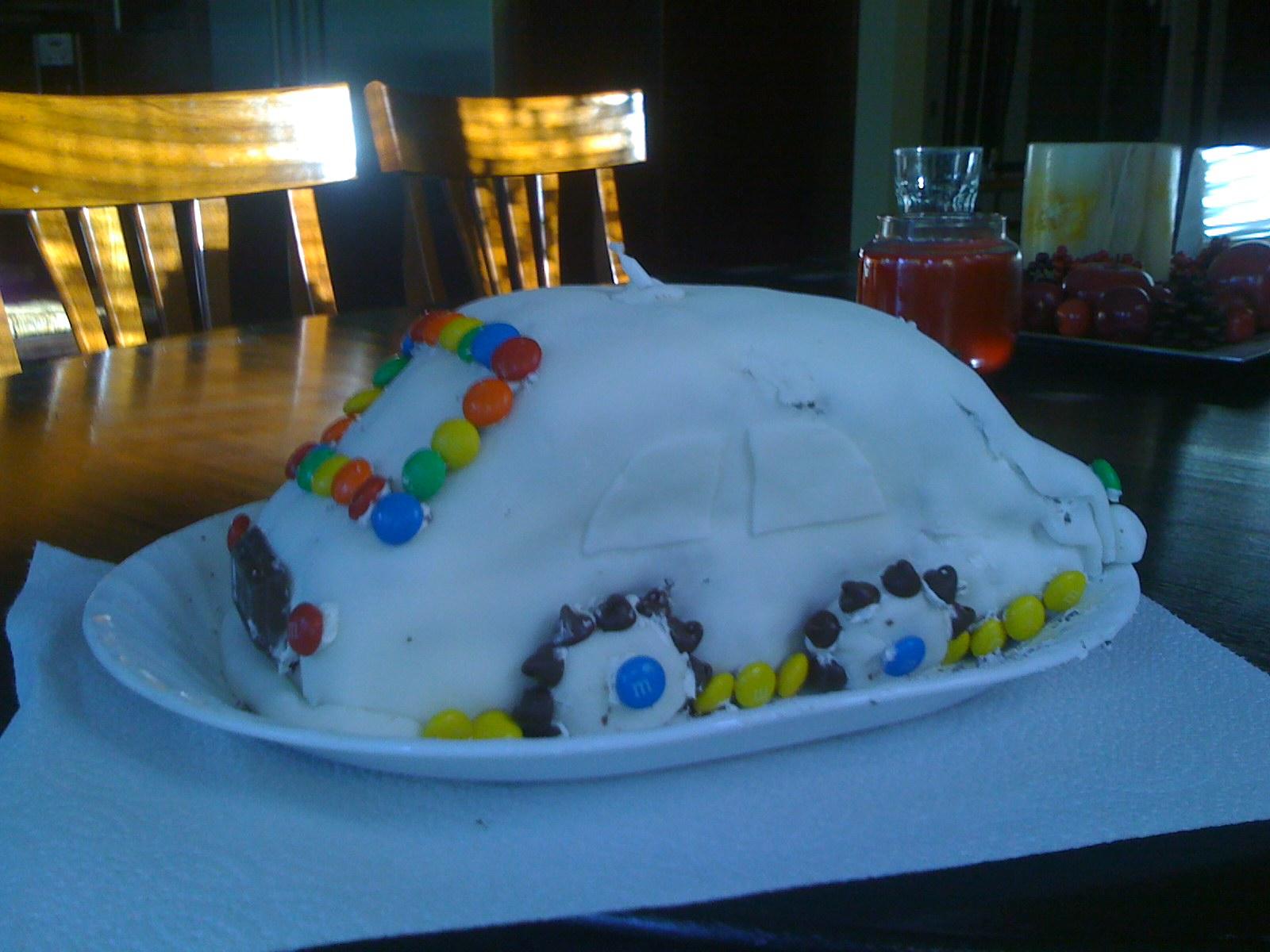 Car shaped cake ~ Post Unlimited