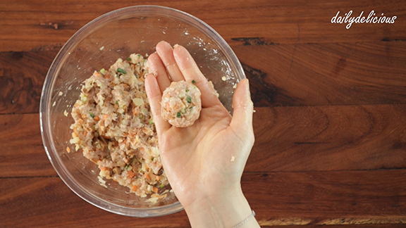 dailydelicious: Pearl Balls ( 珍珠丸子) Meatballs with Sticky Rice