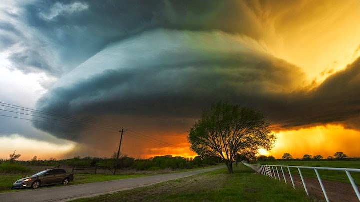 Dangerous Power of Nature : Fascinating Supercell Storm