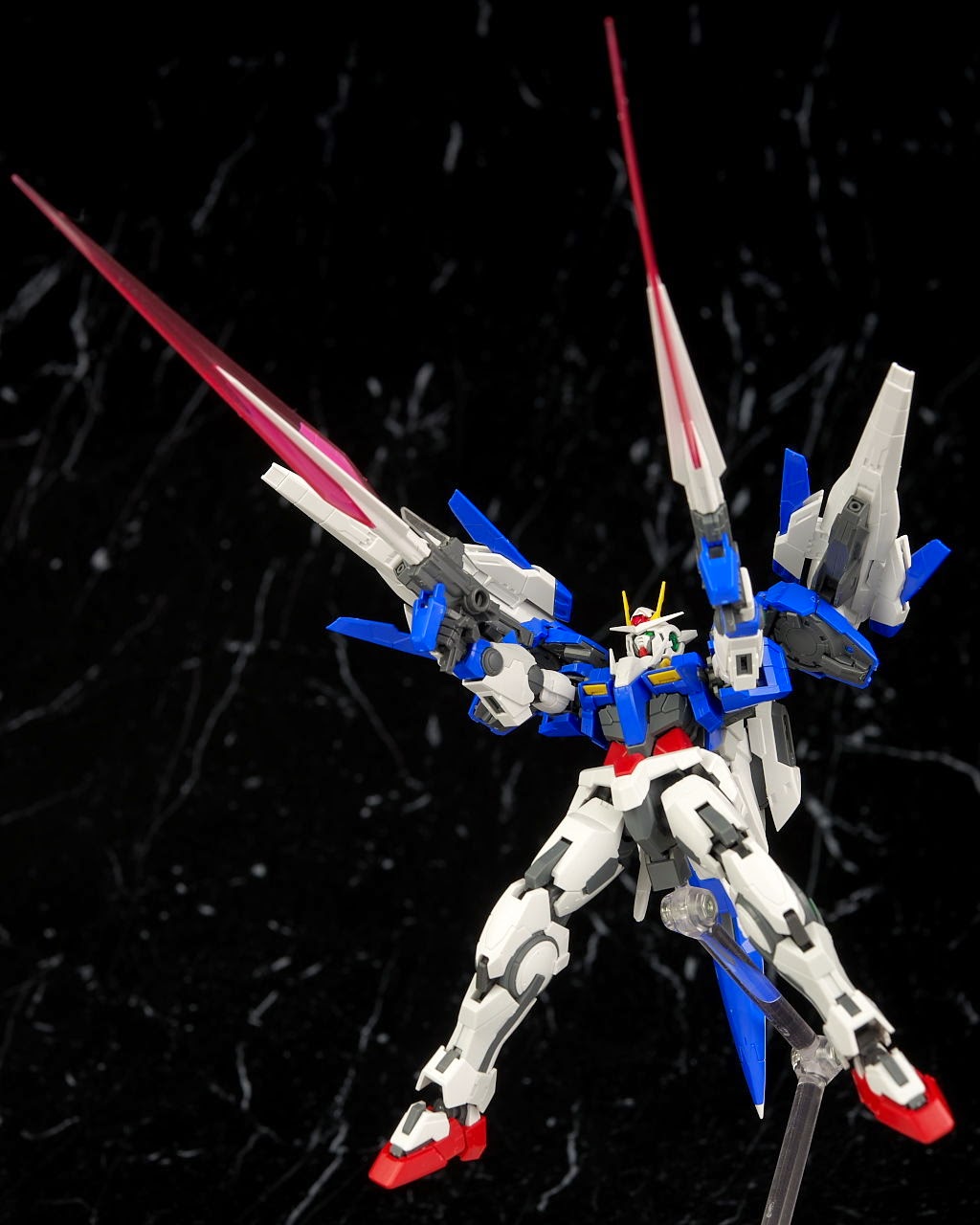 GUNDAM GUY: RG 1/144 00 Raiser - Review by Hacchaka