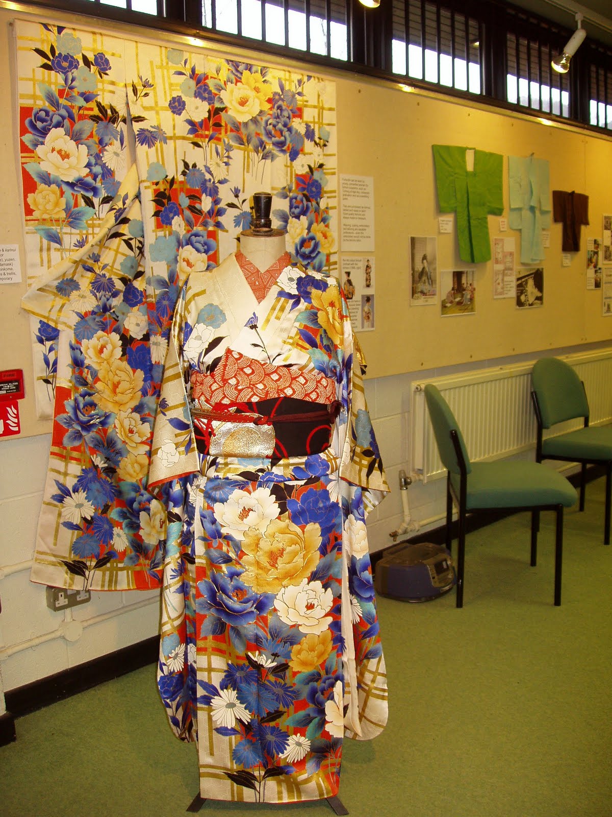 sashiko and other stitching: Kimono - Yuzen dyeing process