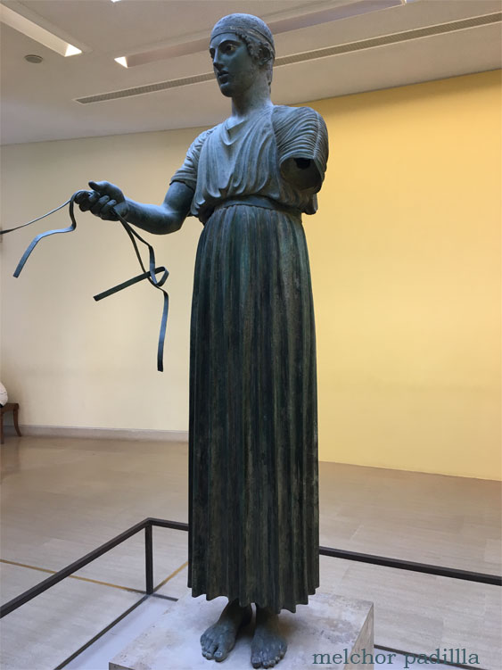 la mirada penetrante: Athos Dimoulás / Auriga de Delfos