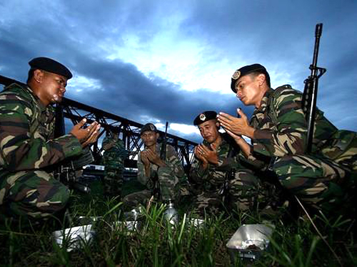 kroleZONE: Ingatlah Mereka Yang Berjuang