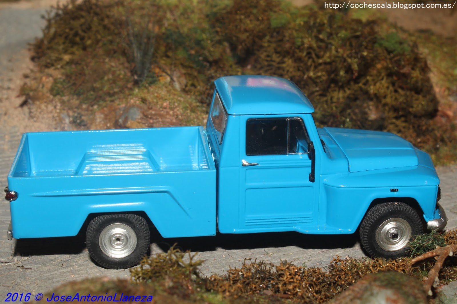 Son43: Ford F-75 Pick Up