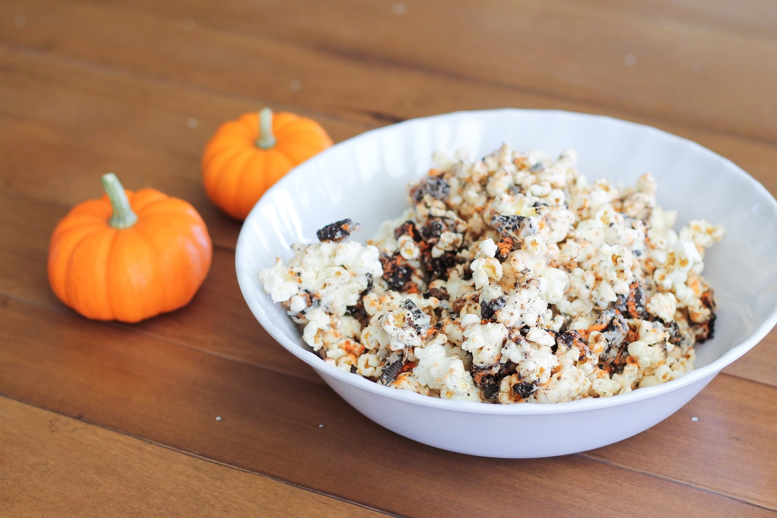 Seeing All Sides: Dress Up Your Popcorn: Sweet Oreo Popcorn