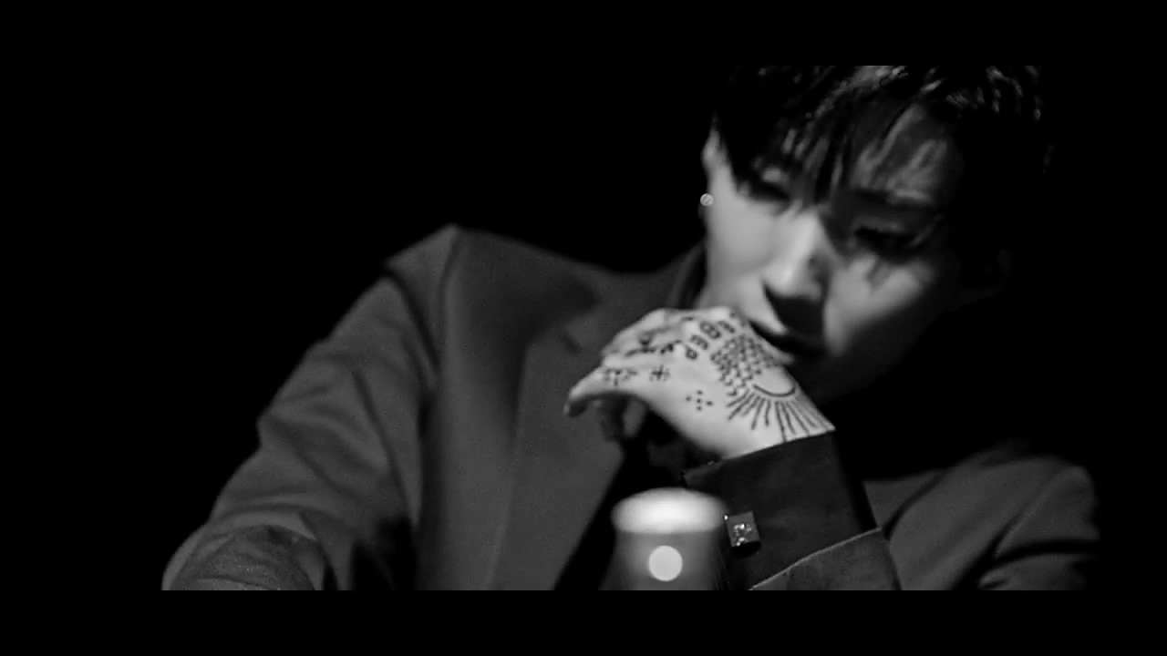 leereeya: [REVIEW] Theory (part 2): What you didn't notice in Skydive MV