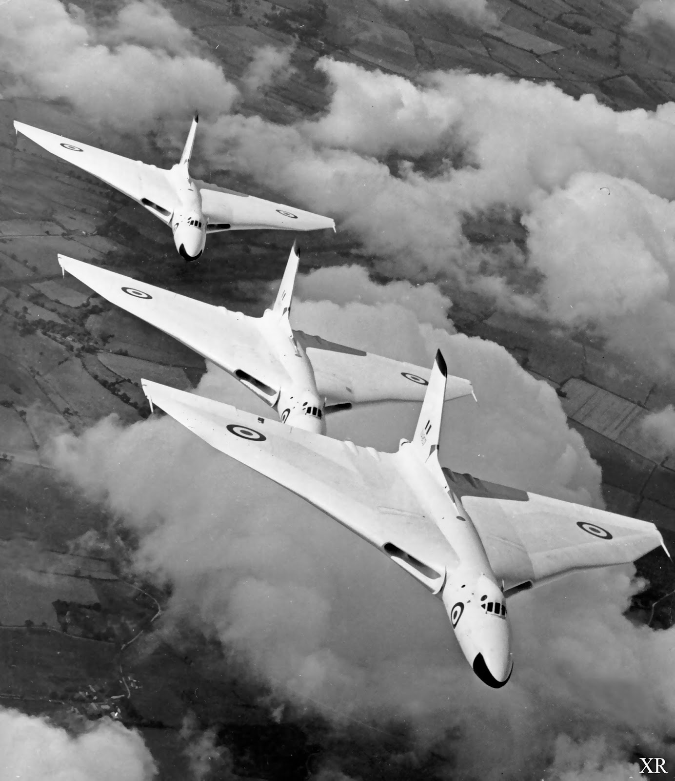 Vulcan Bombers in formation | Avro vulcan, British aircraft, Vulcan