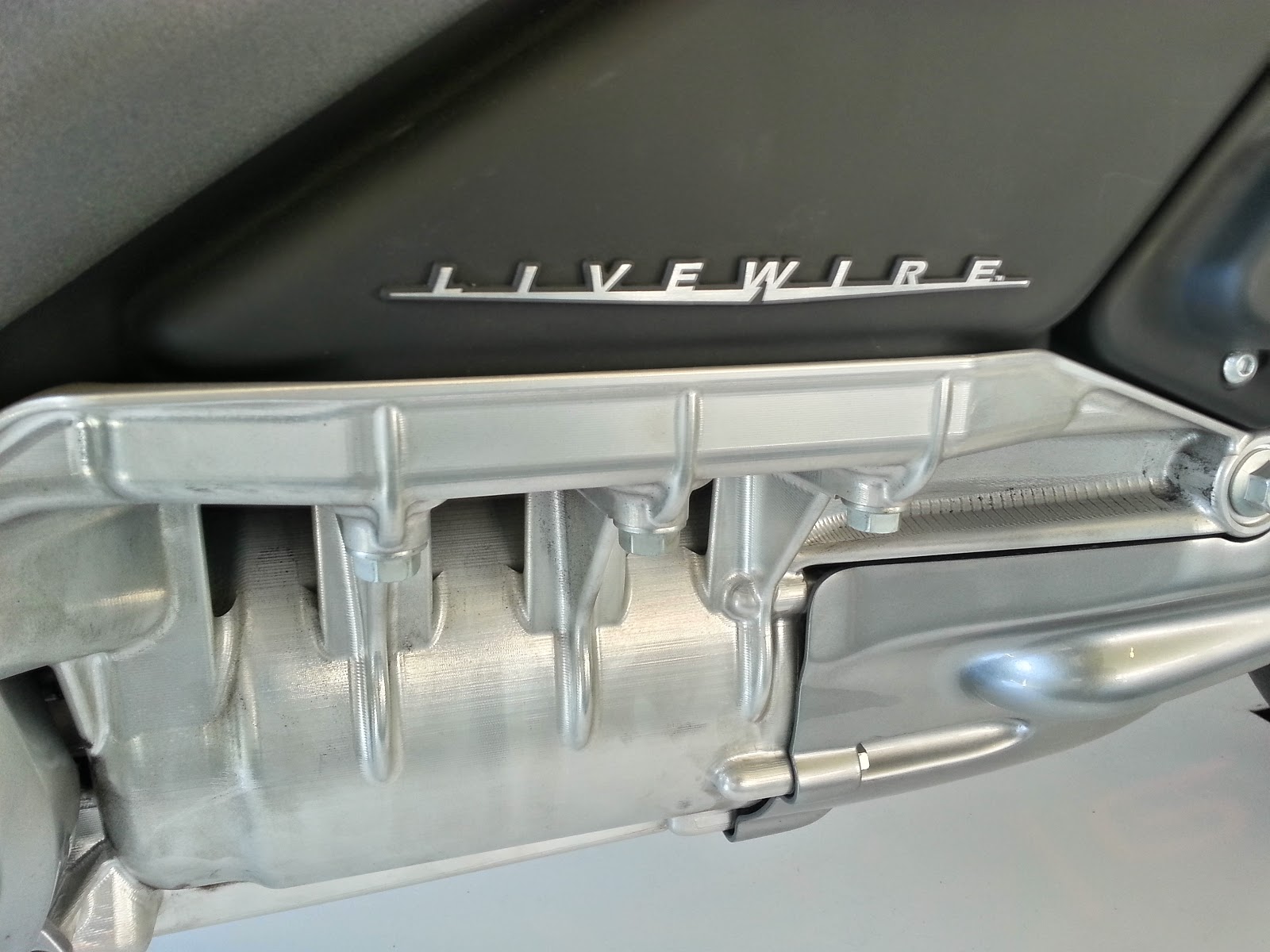 East-West Brothers Garage: Preview: Harley-Davidson Project LiveWire