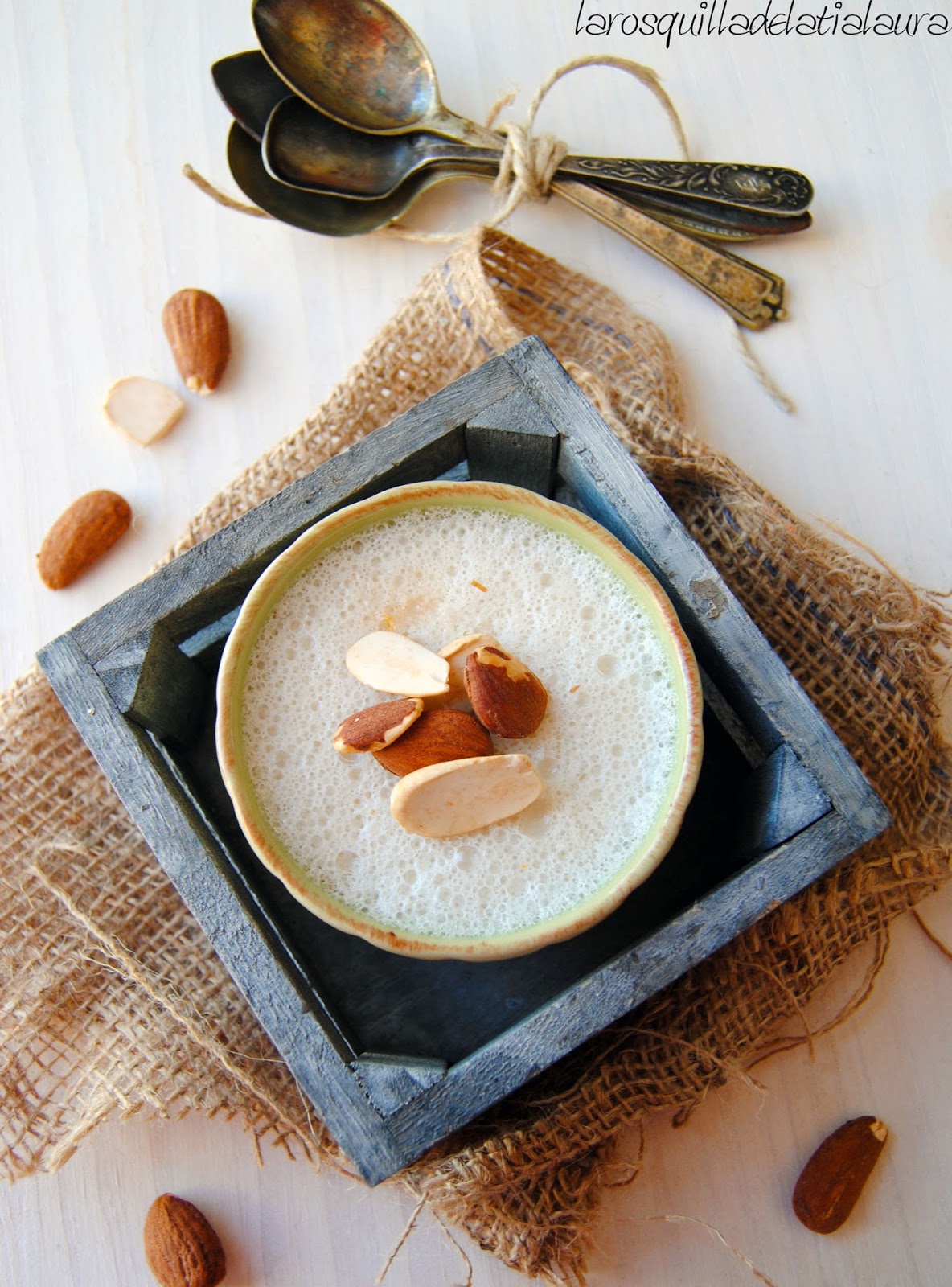 LECHE DE ALMENDRAS COCIDA CON NARANJA Y AMARETTO (postre vegano) | Cocina
