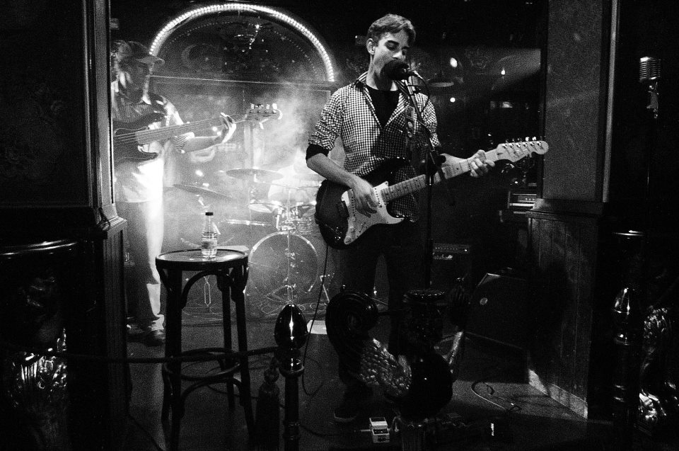 HiSTéRiCaS GrabacioneS: John Scott - First Steps (2011). Entrevista a ...