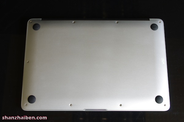 TheGadgetNeo: Fake Macbook Air? Introducing The Airbook!!