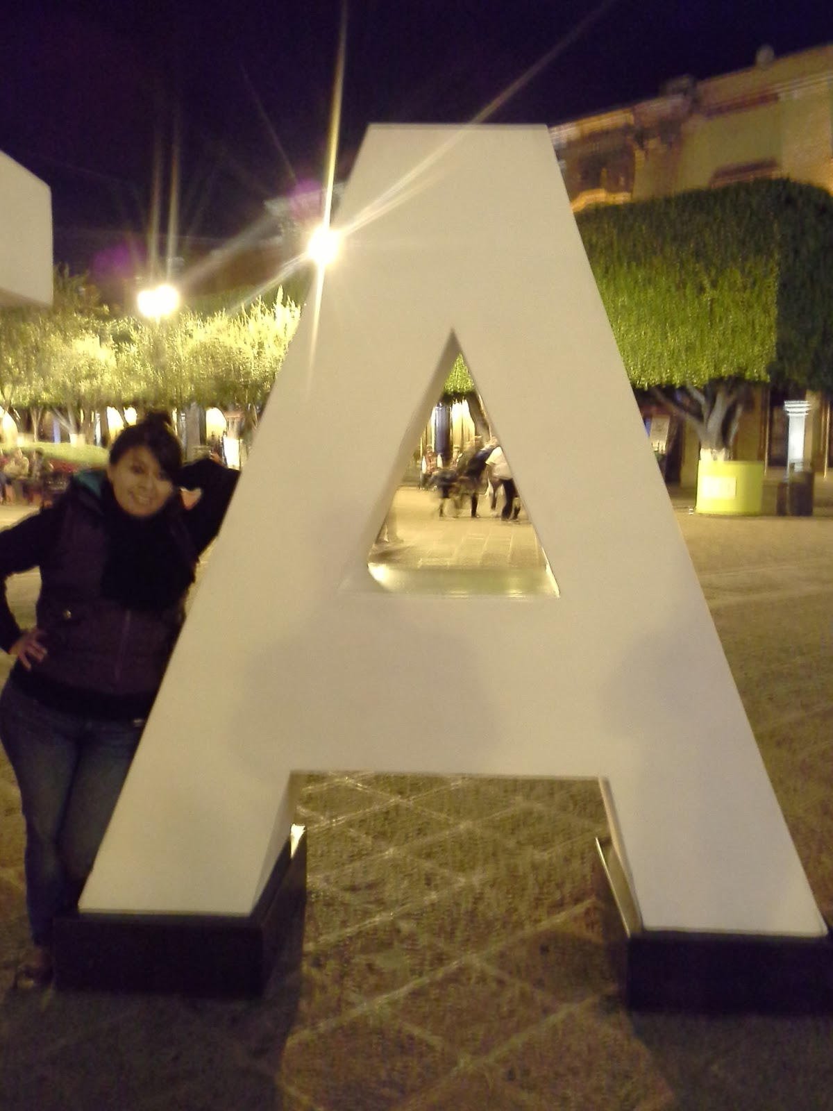 NOTAS DE UN INTERNACIONALISTA: Letras monumentales Querétaro