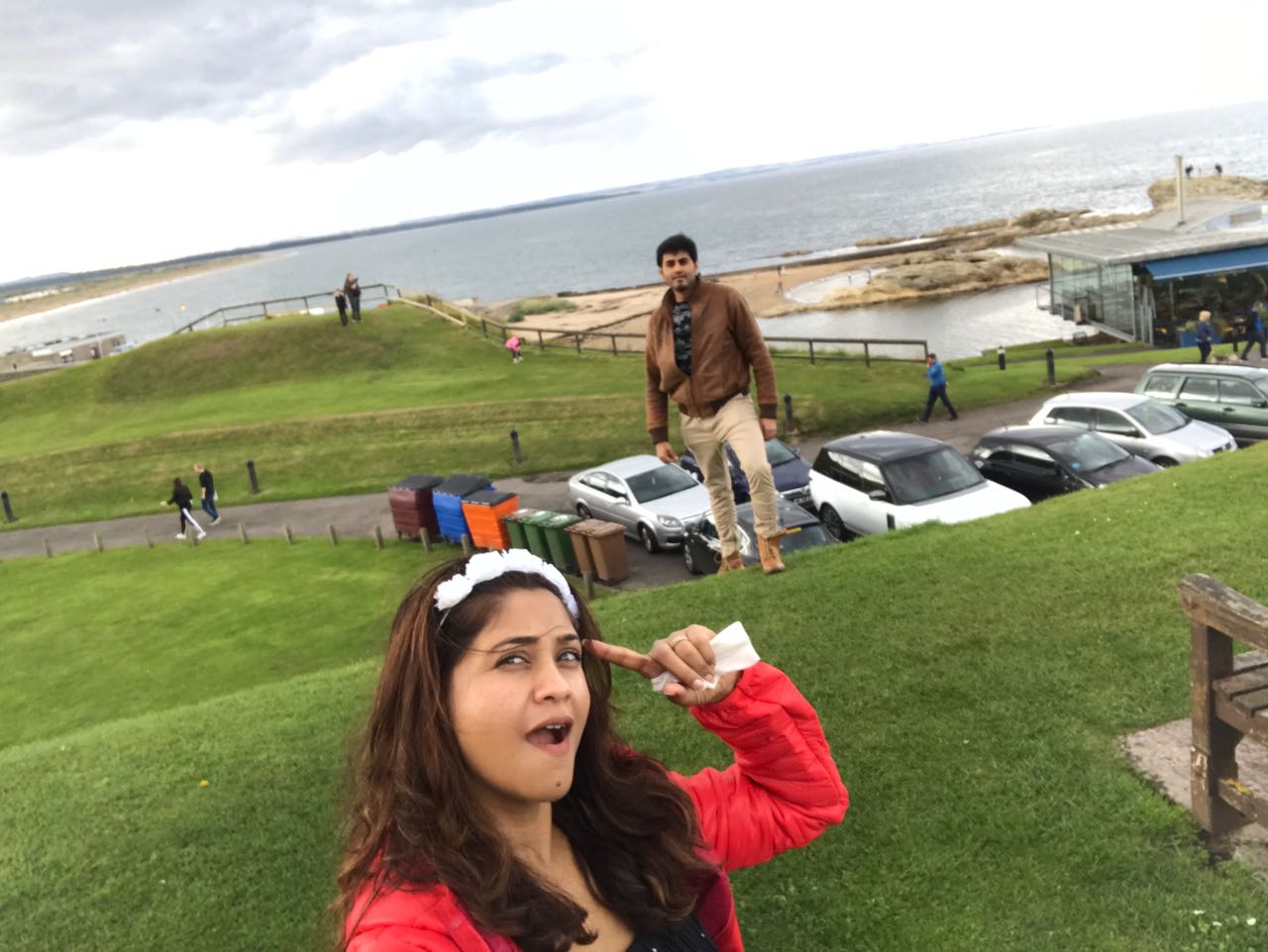 Amrapali Gupta Enjoying With Husband Yash Sinha on Location of London