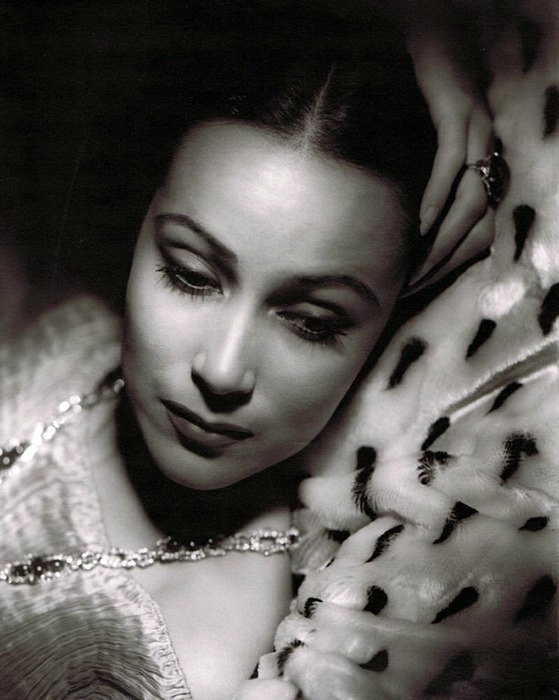 Photographer: George Hurrell's Hollywood Glamour Portraits [ Being Ron ]