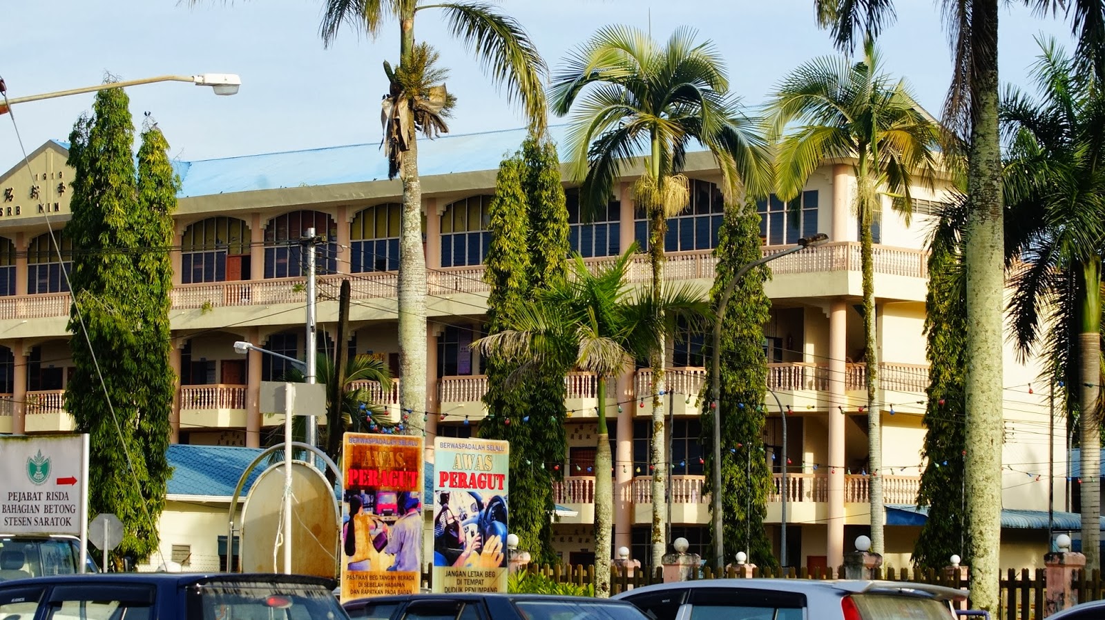 Singgah Sebentar Di Saratok: Pagi Di Pekan Saratok