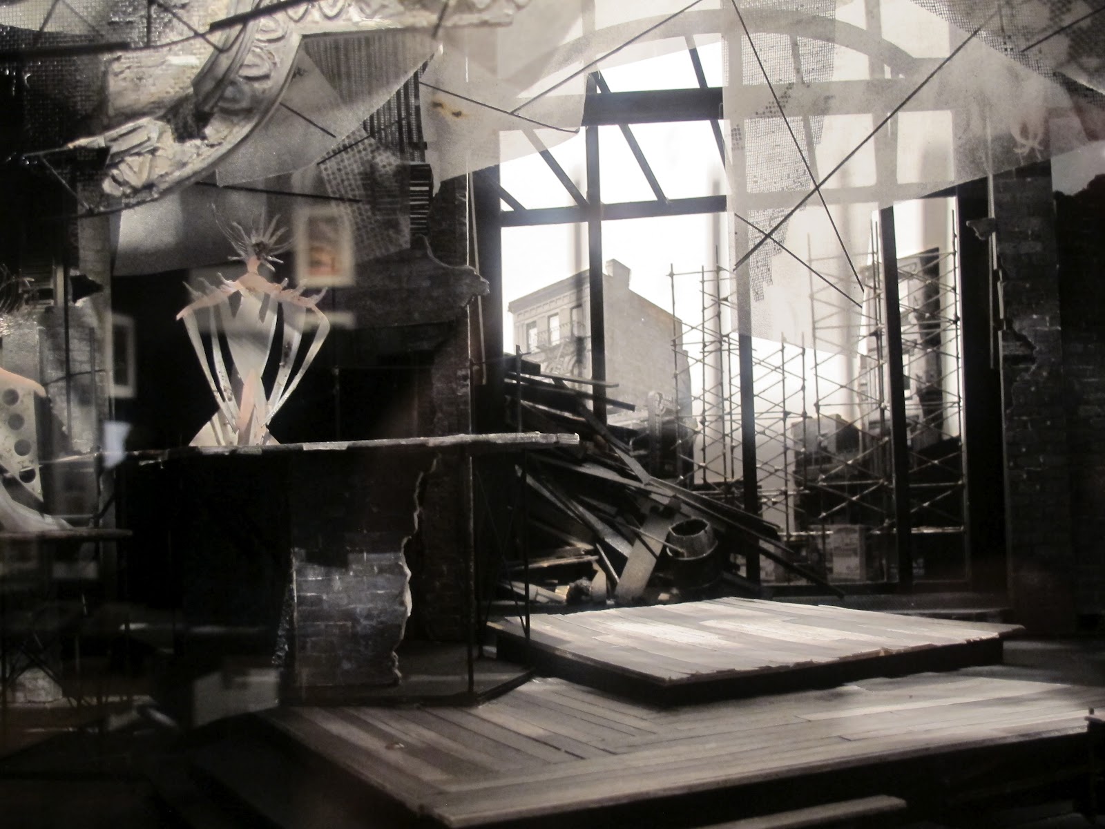 TT n Sheldy: Boris Aronson's set model for "Follies"