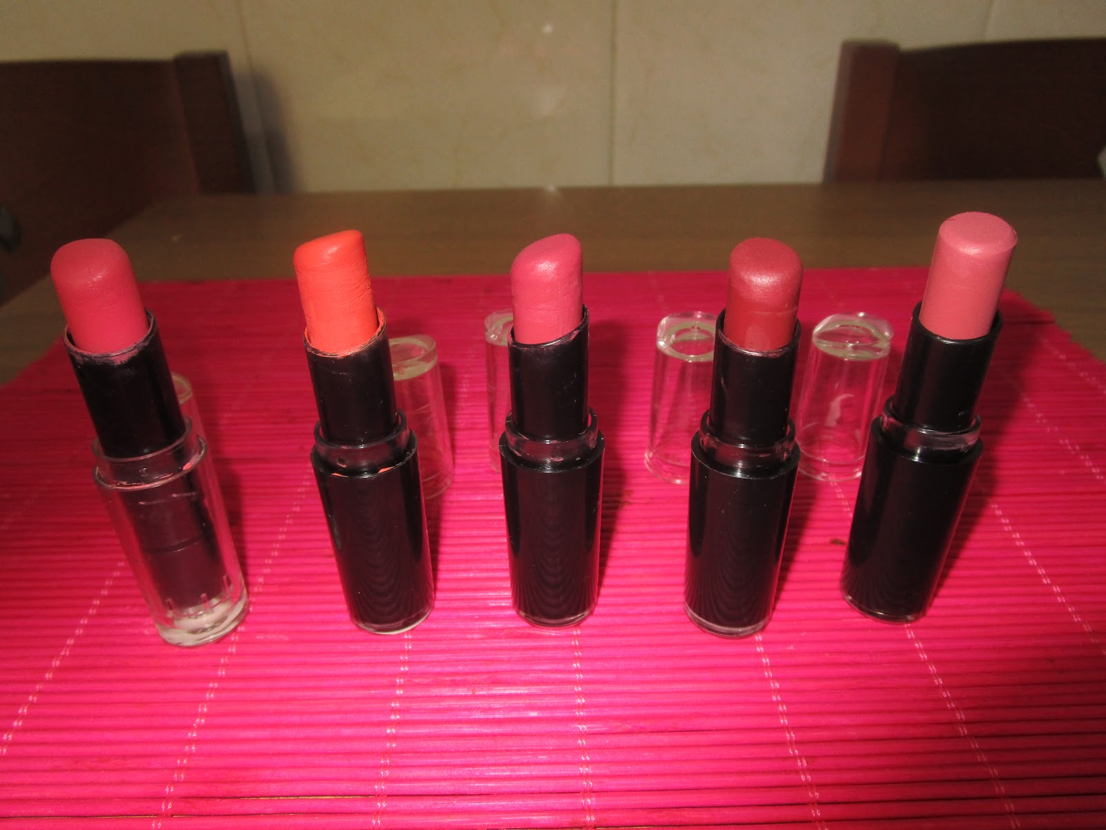 Cuando te sigue gustando el maquillaje a los 50: Labiales Wet N Wild