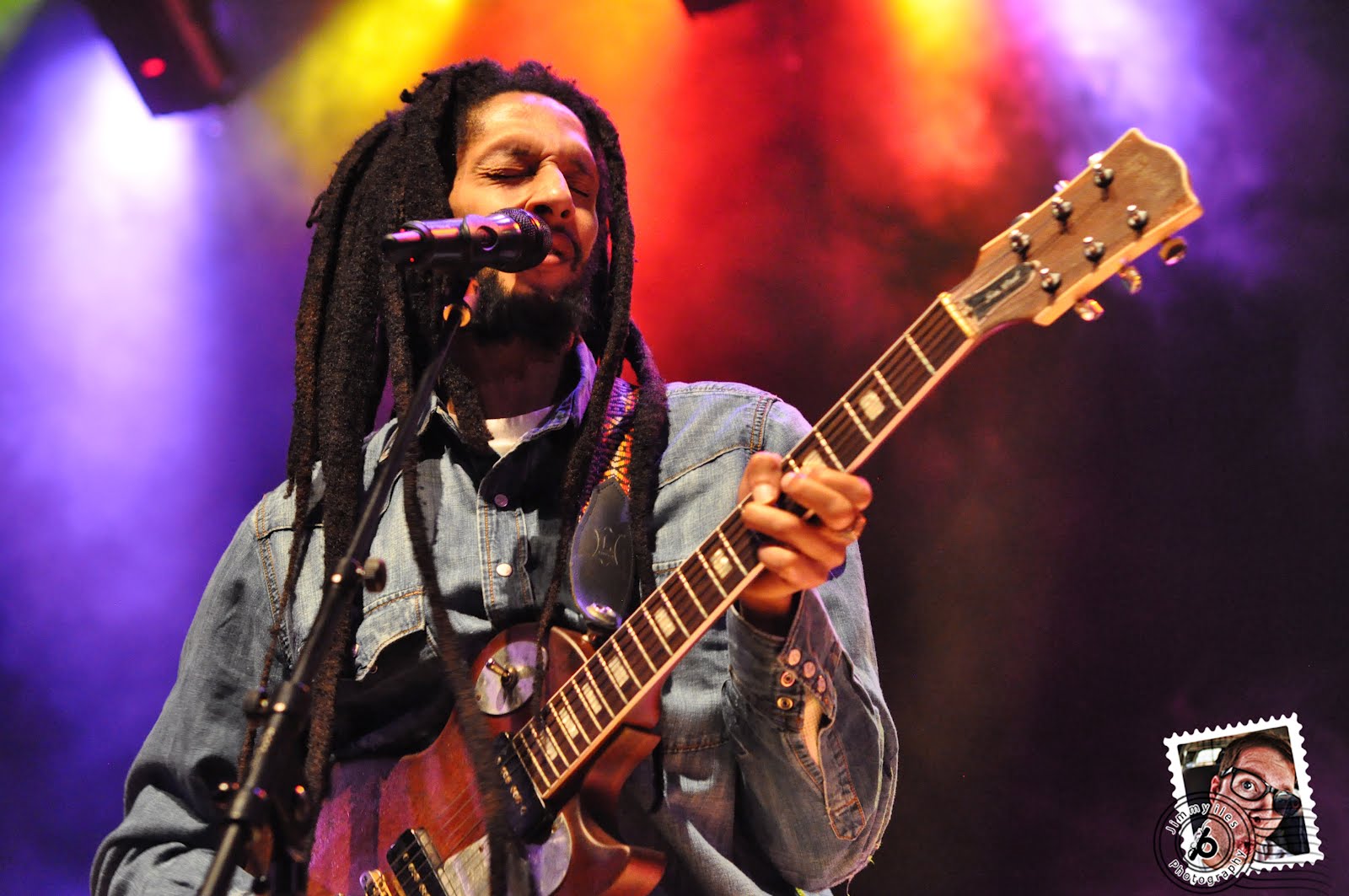 "Biografias De Cantantes": Julian Marley