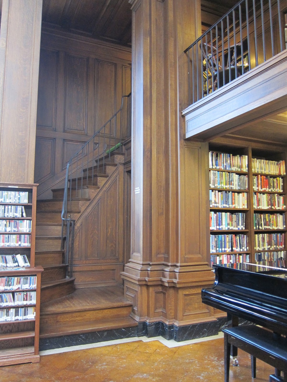 candidanimal: Amazing Small Town Libraries of Maine