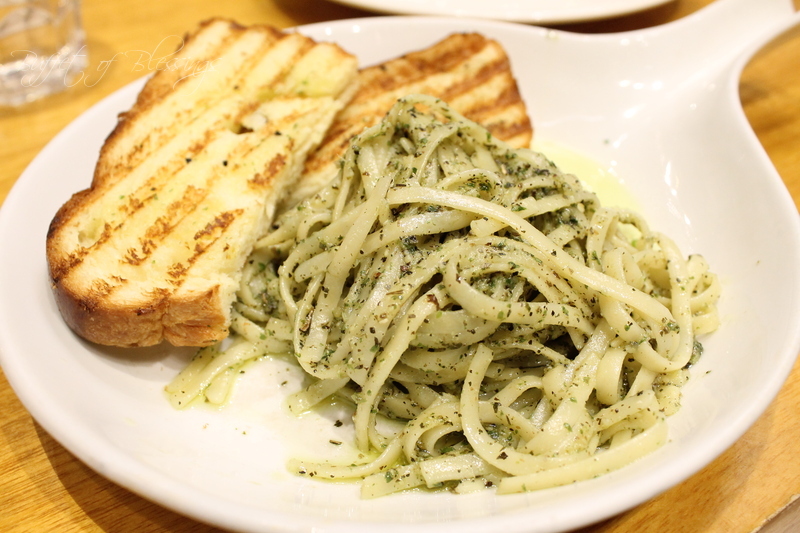 Buffet of blessings: Conti's Bakeshop & Restaurant at Robinsons Magnolia