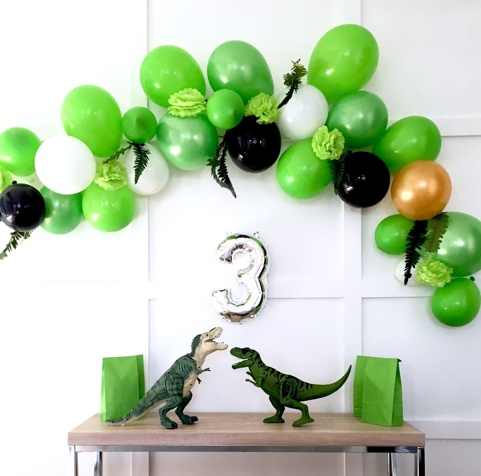 How to Make a Modern Balloon Arch - Harlow & Thistle